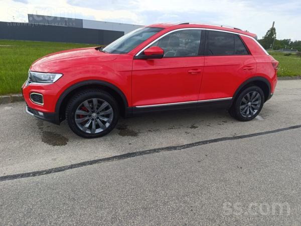 Volkswagen T-Roc 2018 Ogre vietnē Sarkans Volkswagen T-Roc 2018 Ogre, ar dzinēja tilpumu 1.50 L un nobraukumu 134 tūkst. km par 16000 €, foto 7 vietnē AUTOMOTO.COM.LV