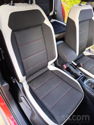 Red Volkswagen T-Roc 2018 in Ogre, with an engine capacity of 1.50 L and mileage of 134 thousand km for 14500 €, photo 13 on AUTOMOTO.COM.LV