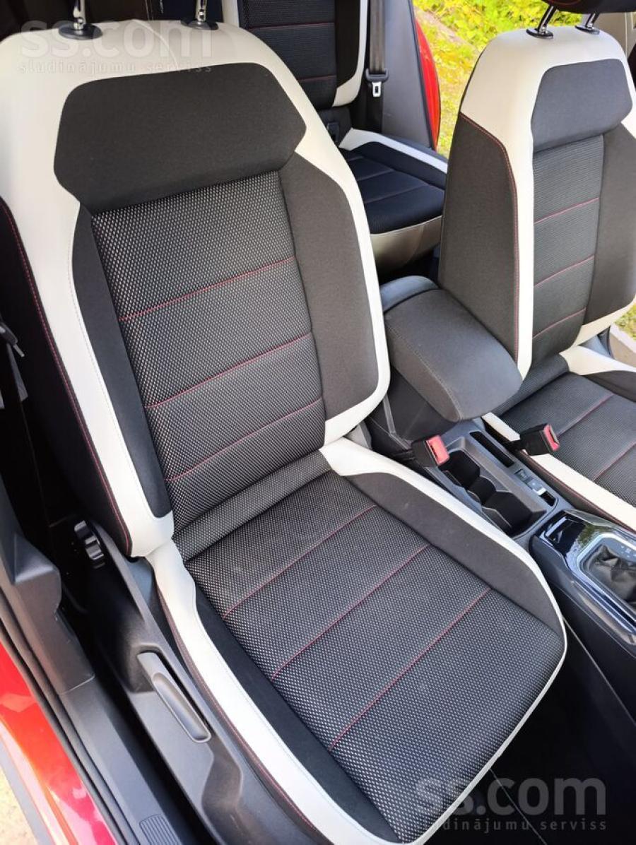 Red Volkswagen T-Roc 2018 in Ogre, with an engine capacity of 1.50 L and mileage of 134 thousand km for 14500 €, photo 13 on AUTOMOTO.COM.LV