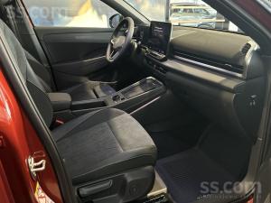 Sarkans Volkswagen T-Roc 2026 Valmiera, ar dzinēja tilpumu 1.50 L un nobraukumu 10 tūkst. km par 36580 €, foto 9 vietnē AUTOMOTO.COM.LV