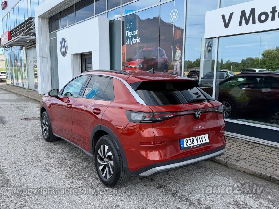 Sarkans Volkswagen T-Roc 2026 Viljandi, ar dzinēja tilpumu 1.50 L un nobraukumu 10 tūkst. km par 32500 €, foto 4 vietnē AUTOMOTO.COM.LV