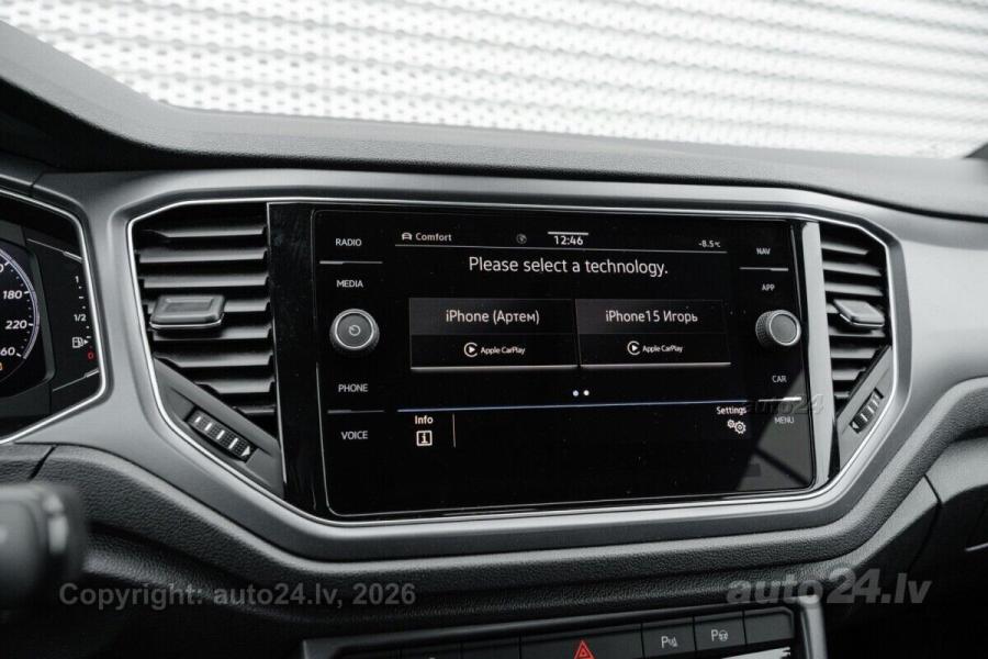 White Volkswagen T-Roc 2021 in Riga, with an engine capacity of 1.50 L and mileage of 57 thousand km for 23468 €, photo 18 on AUTOMOTO.COM.LV