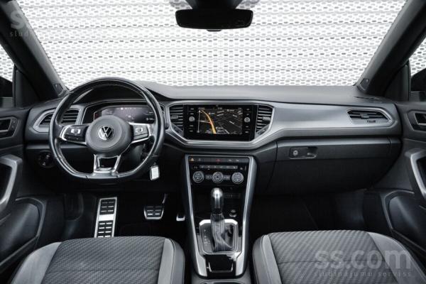 White Volkswagen T-Roc 2021 in Riga, with an engine capacity of 1.50 L and mileage of 57 thousand km for 19950 €, photo 8 on AUTOMOTO.COM.LV