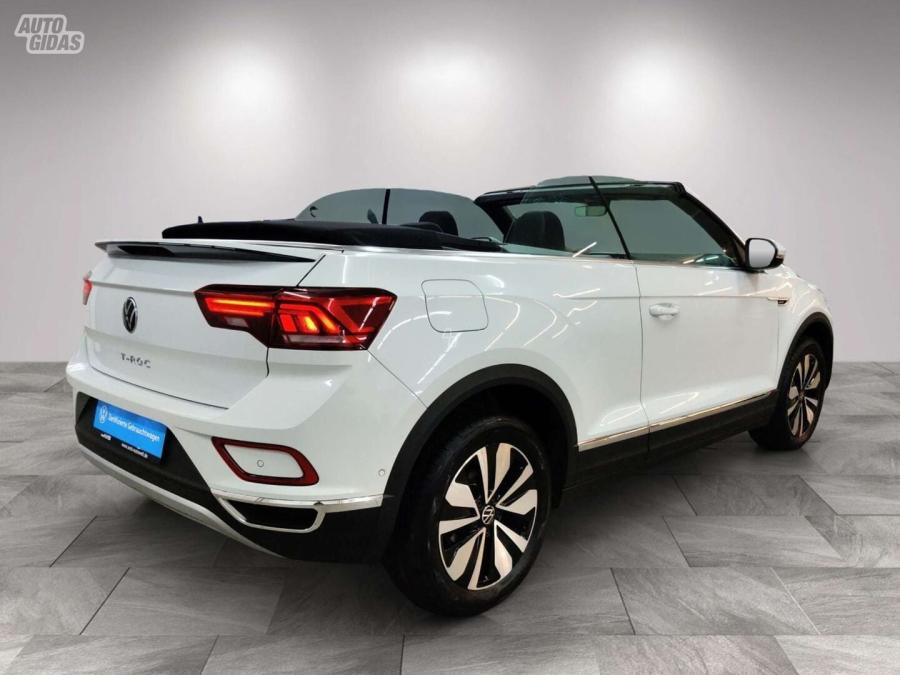 Balts Volkswagen T-Roc 2023 Kauņa, ar dzinēja tilpumu 1.50 L un nobraukumu 14 tūkst. km par 30579 €, foto 4 vietnē AUTOMOTO.COM.LV