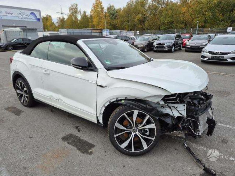 White Volkswagen T-Roc 2024 in Vilnius, with an engine capacity of 1.50 L and mileage of 4 thousand km for 9850 €, photo 1 on AUTOMOTO.COM.LV