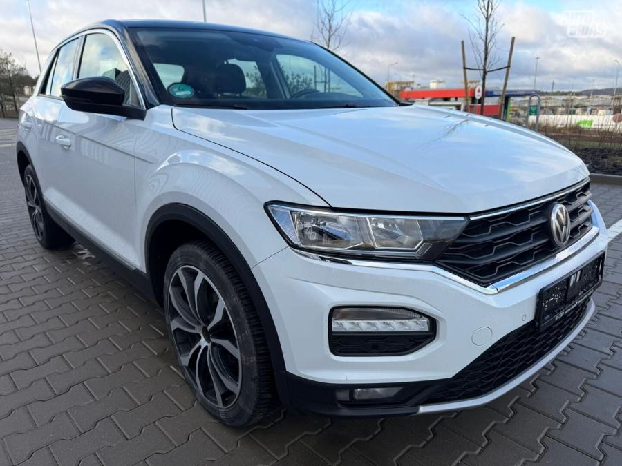 Balts Volkswagen T-Roc 2017 Viļņa, ar dzinēja tilpumu 2.00 L un nobraukumu 169 tūkst. km par 16850 €, foto 1 vietnē AUTOMOTO.COM.LV