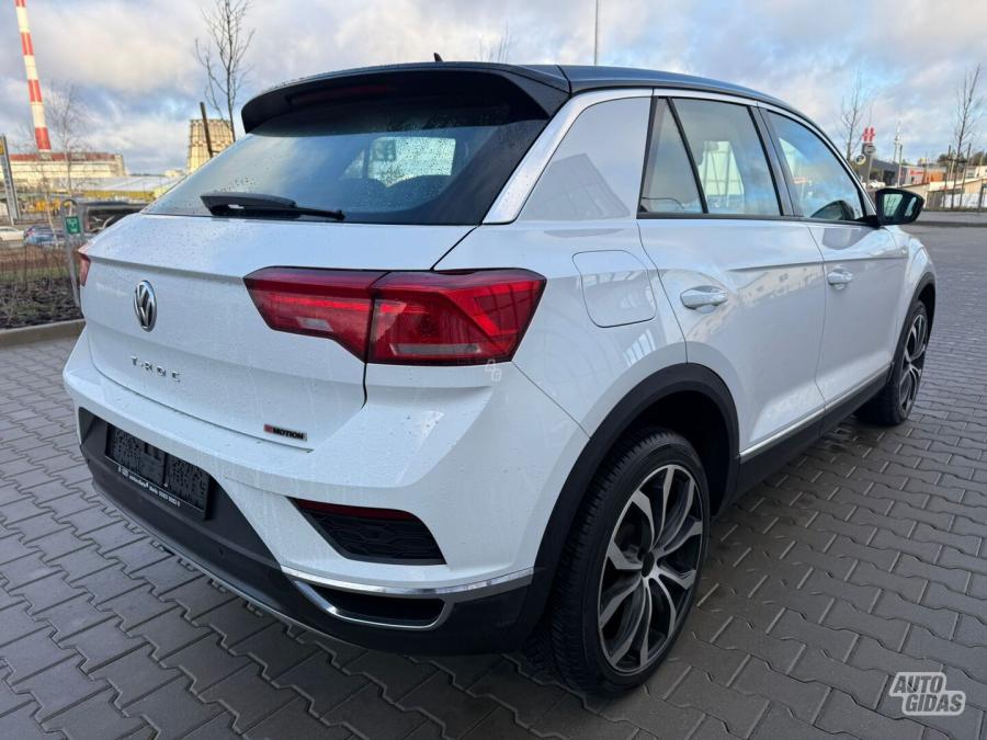 Balts Volkswagen T-Roc 2017 Viļņa, ar dzinēja tilpumu 2.00 L un nobraukumu 169 tūkst. km par 16850 €, foto 4 vietnē AUTOMOTO.COM.LV