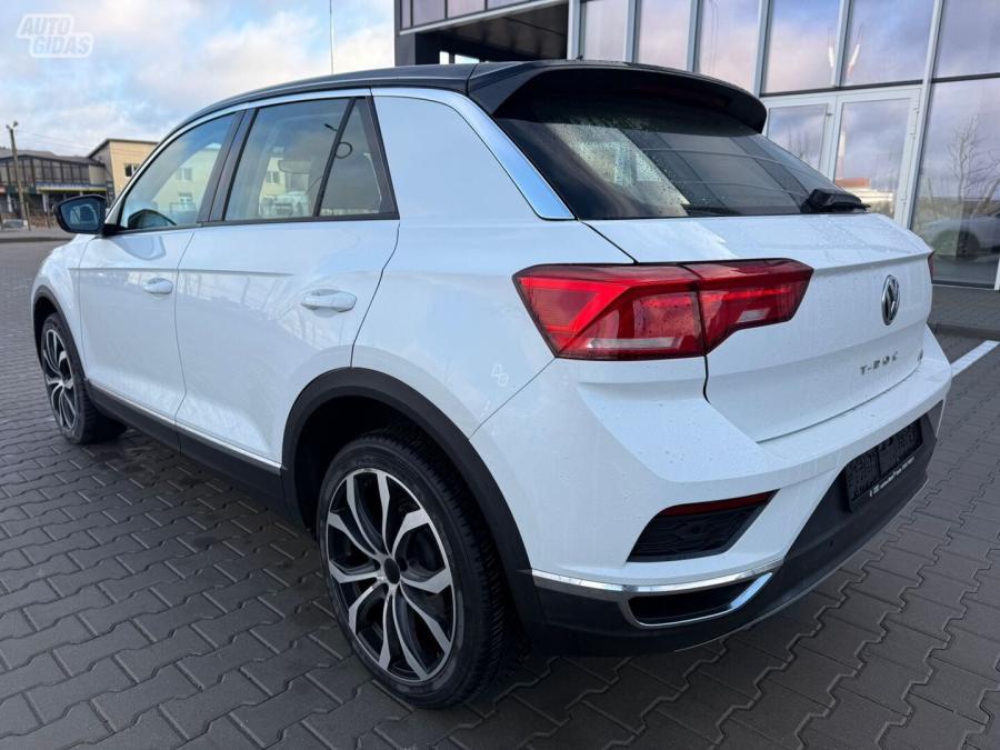 Balts Volkswagen T-Roc 2017 Viļņa, ar dzinēja tilpumu 2.00 L un nobraukumu 169 tūkst. km par 16850 €, foto 6 vietnē AUTOMOTO.COM.LV