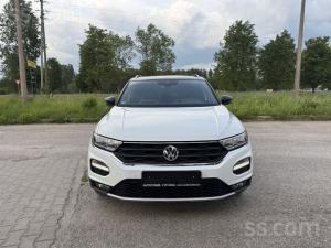 Balts Volkswagen T-Roc 2018 Ogre, ar dzinēja tilpumu 2.00 L un nobraukumu 20 tūkst. km par 28700 €, foto 2 vietnē AUTOMOTO.COM.LV