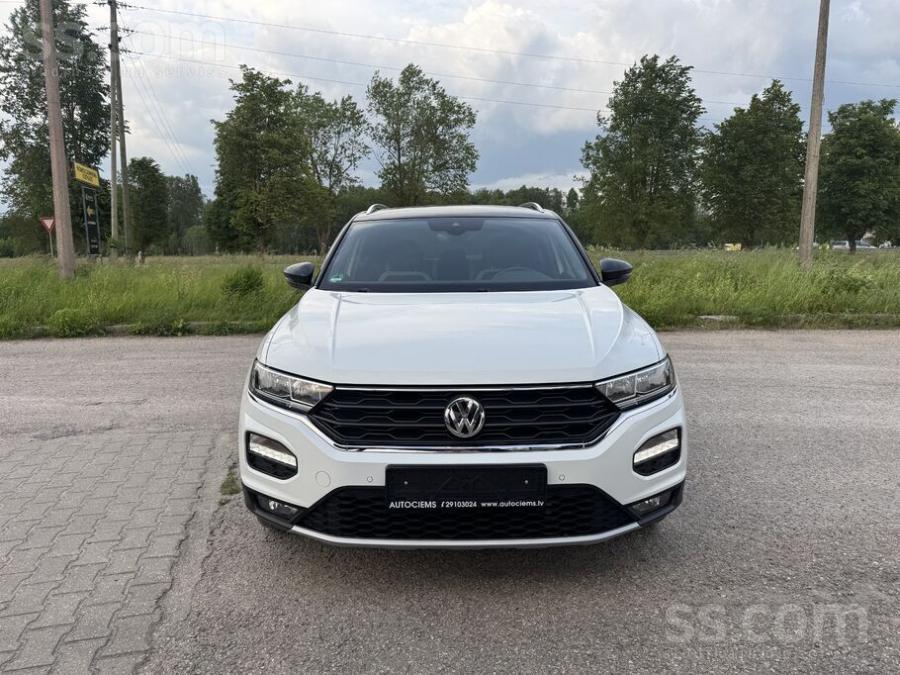 Balts Volkswagen T-Roc 2018 Ogre, ar dzinēja tilpumu 2.00 L un nobraukumu 20 tūkst. km par 28700 €, foto 2 vietnē AUTOMOTO.COM.LV