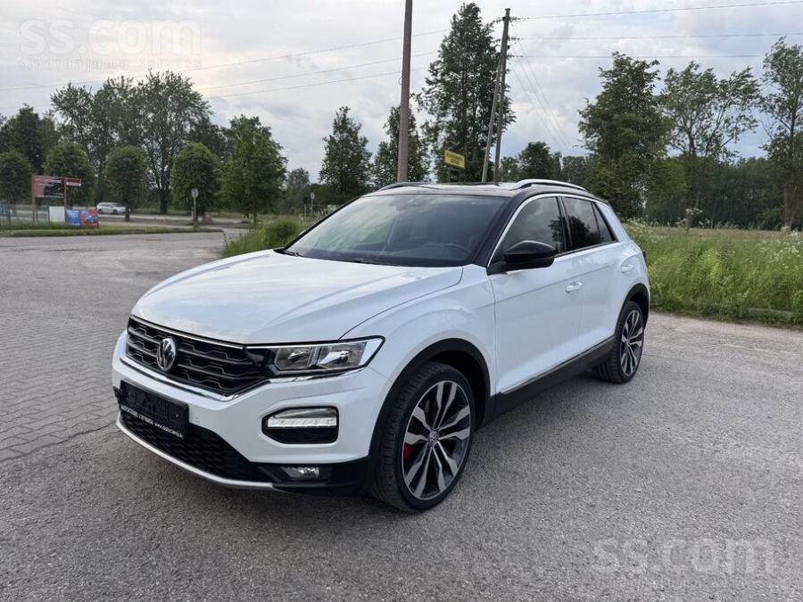 Balts Volkswagen T-Roc 2018 Ogre, ar dzinēja tilpumu 2.00 L un nobraukumu 20 tūkst. km par 28700 €, foto 3 vietnē AUTOMOTO.COM.LV