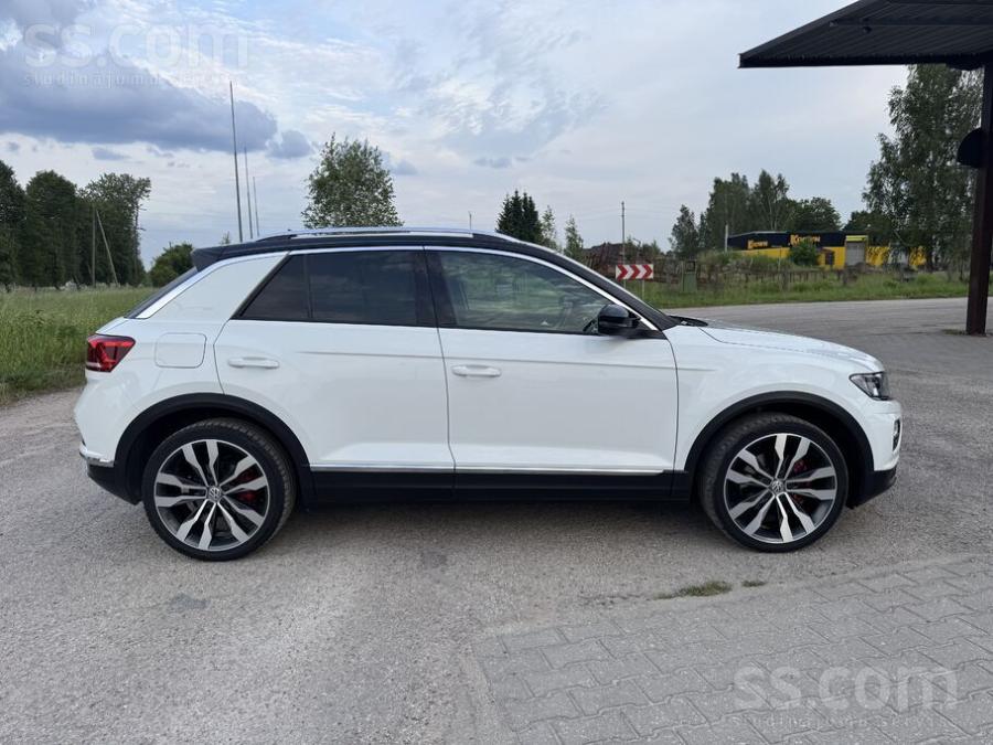Balts Volkswagen T-Roc 2018 Ogre, ar dzinēja tilpumu 2.00 L un nobraukumu 20 tūkst. km par 28700 €, foto 7 vietnē AUTOMOTO.COM.LV