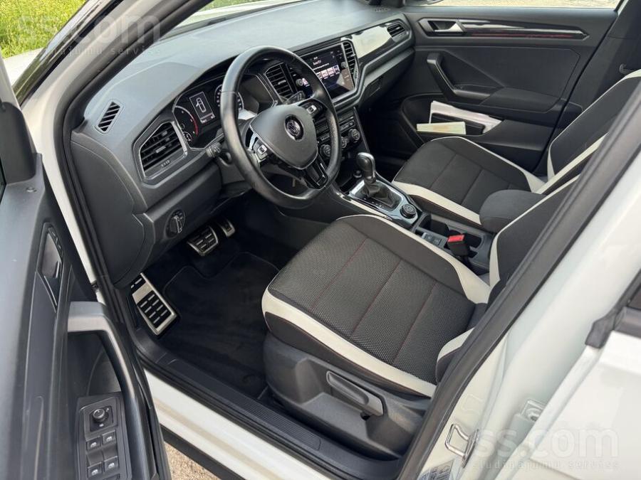 Balts Volkswagen T-Roc 2018 Ogre, ar dzinēja tilpumu 2.00 L un nobraukumu 20 tūkst. km par 28700 €, foto 11 vietnē AUTOMOTO.COM.LV