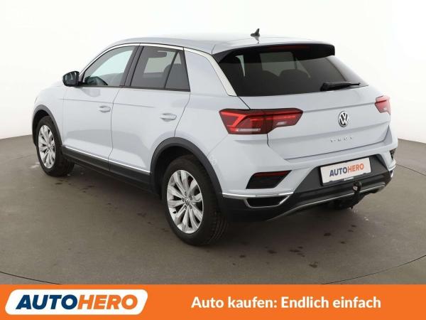 White Volkswagen T-Roc 2018 in Kaunas, with an engine capacity of 1.50 L and mileage of 36 thousand km for 25830 €, photo 4 on AUTOMOTO.COM.LV