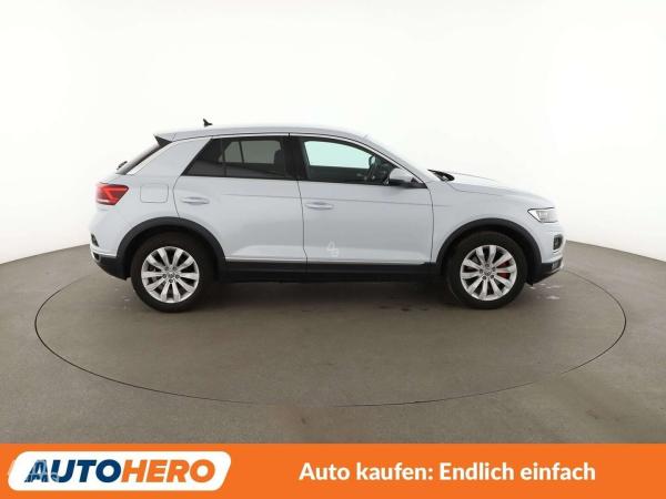 White Volkswagen T-Roc 2018 in Kaunas, with an engine capacity of 1.50 L and mileage of 36 thousand km for 25830 €, photo 7 on AUTOMOTO.COM.LV