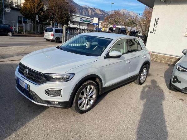 White Volkswagen T-Roc 2018 in Kaunas, with an engine capacity of 1.97 L and mileage of 148 thousand km for 14300 €, photo 2 on AUTOMOTO.COM.LV