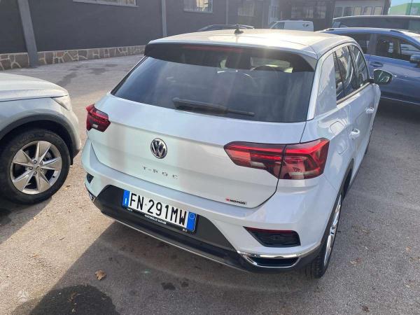 White Volkswagen T-Roc 2018 in Kaunas, with an engine capacity of 1.97 L and mileage of 148 thousand km for 14300 €, photo 3 on AUTOMOTO.COM.LV