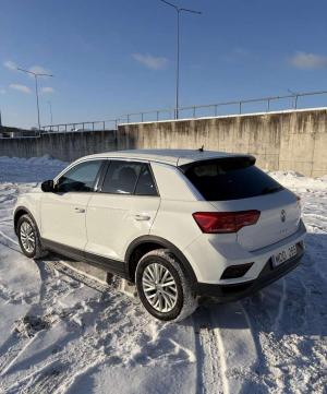 Balts Volkswagen T-Roc 2018 Viļņa, ar dzinēja tilpumu 1.00 L un nobraukumu 113 tūkst. km par 12000 €, foto 3 vietnē AUTOMOTO.COM.LV