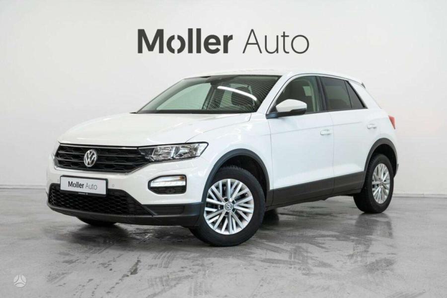 White Volkswagen T-Roc 2018 in Vilnius, with an engine capacity of 1.00 L and mileage of 113 thousand km for 13000 €, photo 1 on AUTOMOTO.COM.LV