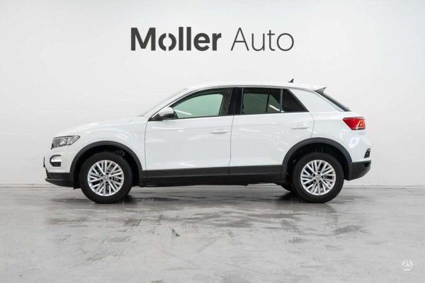 White Volkswagen T-Roc 2018 in Vilnius, with an engine capacity of 1.00 L and mileage of 113 thousand km for 13000 €, photo 2 on AUTOMOTO.COM.LV