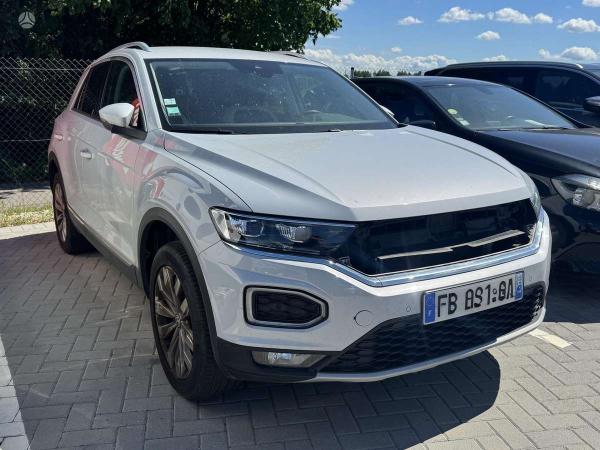 White Volkswagen T-Roc 2018 in Taurage, with an engine capacity of 1.60 L and mileage of 148 thousand km for 10500 €, photo 2 on AUTOMOTO.COM.LV