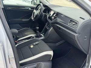 Balts Volkswagen T-Roc 2018 Tauragė, ar dzinēja tilpumu 1.60 L un nobraukumu 148 tūkst. km par 12999 €, foto 11 vietnē AUTOMOTO.COM.LV