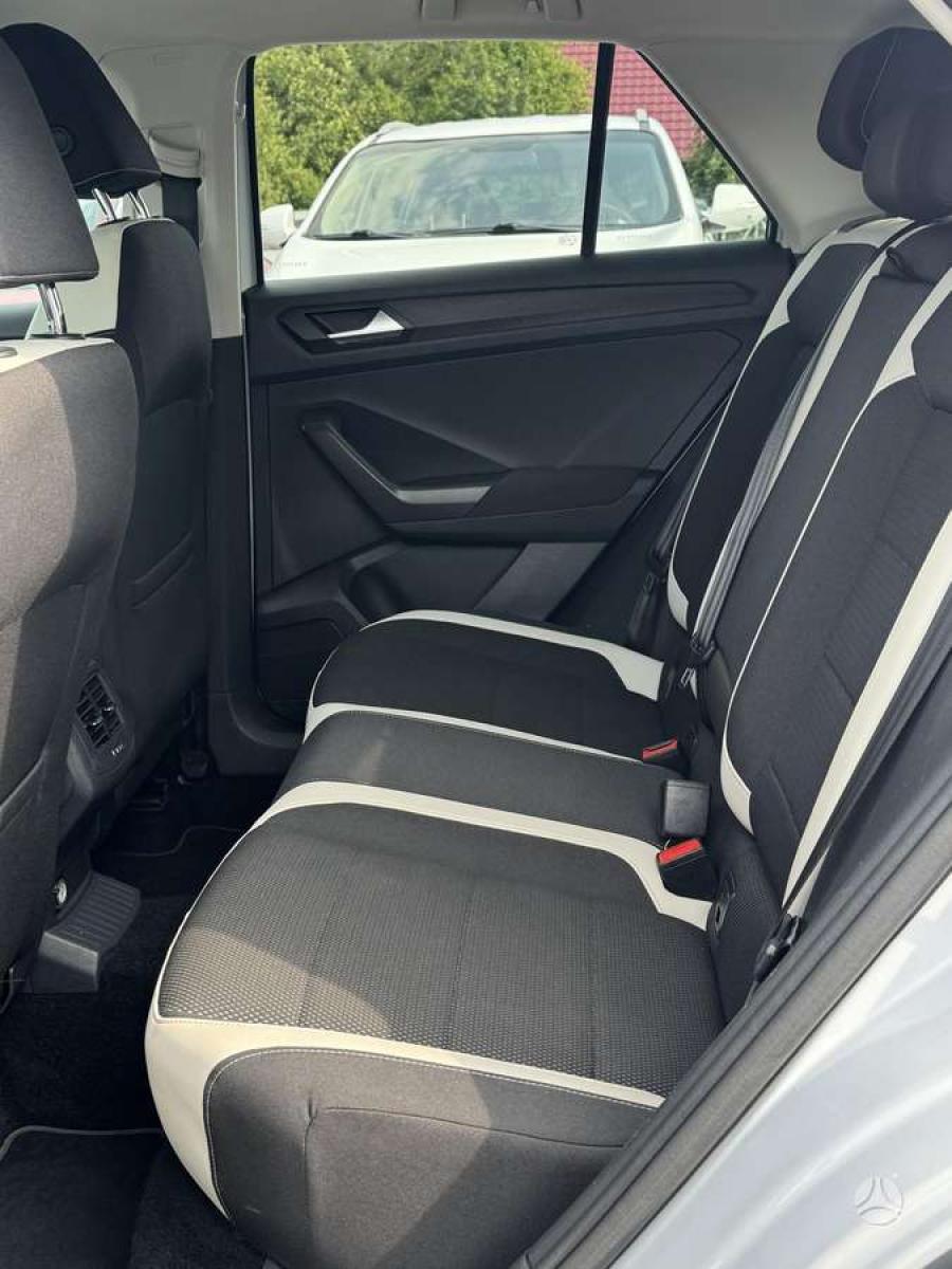 Balts Volkswagen T-Roc 2018 Tauragė, ar dzinēja tilpumu 1.60 L un nobraukumu 148 tūkst. km par 12999 €, foto 12 vietnē AUTOMOTO.COM.LV
