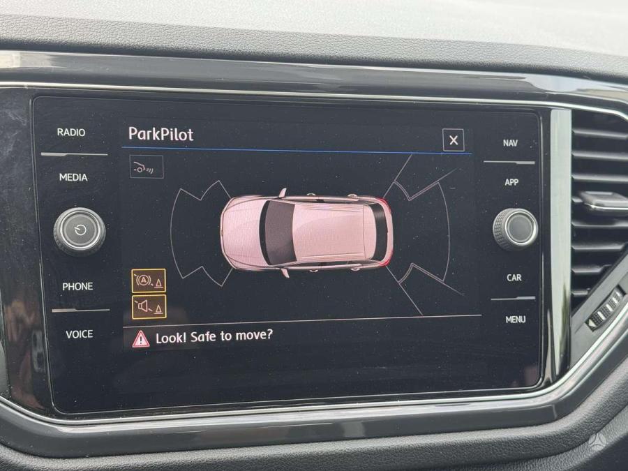 Balts Volkswagen T-Roc 2018 Tauragė, ar dzinēja tilpumu 1.60 L un nobraukumu 148 tūkst. km par 12999 €, foto 17 vietnē AUTOMOTO.COM.LV