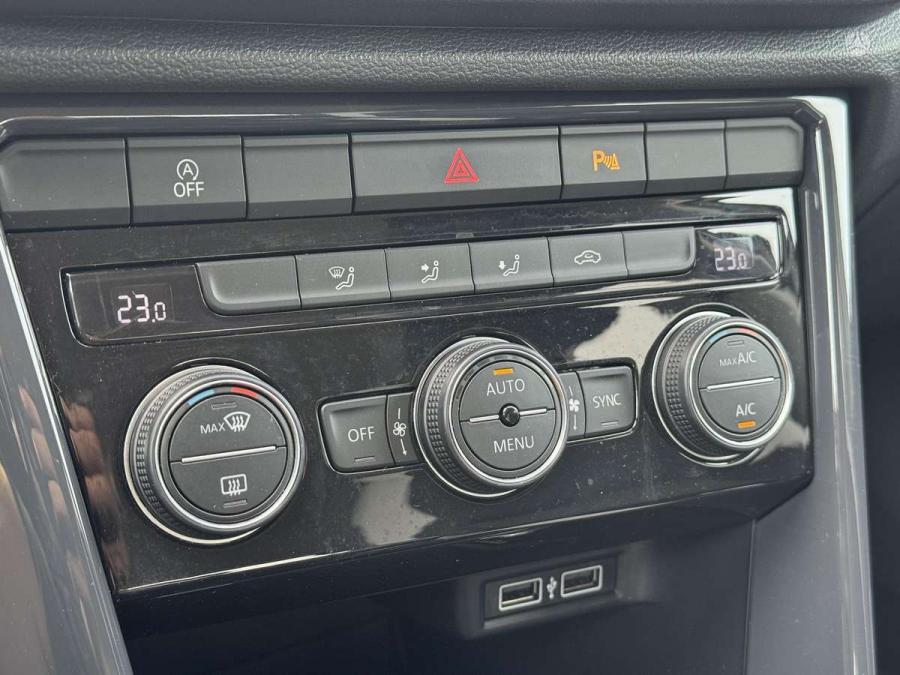 Balts Volkswagen T-Roc 2018 Tauragė, ar dzinēja tilpumu 1.60 L un nobraukumu 148 tūkst. km par 12999 €, foto 19 vietnē AUTOMOTO.COM.LV