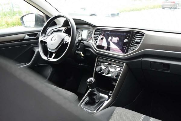 Balts Volkswagen T-Roc 2018 Viļņa, ar dzinēja tilpumu 1.97 L un nobraukumu 198 tūkst. km par 12950 €, foto 10 vietnē AUTOMOTO.COM.LV