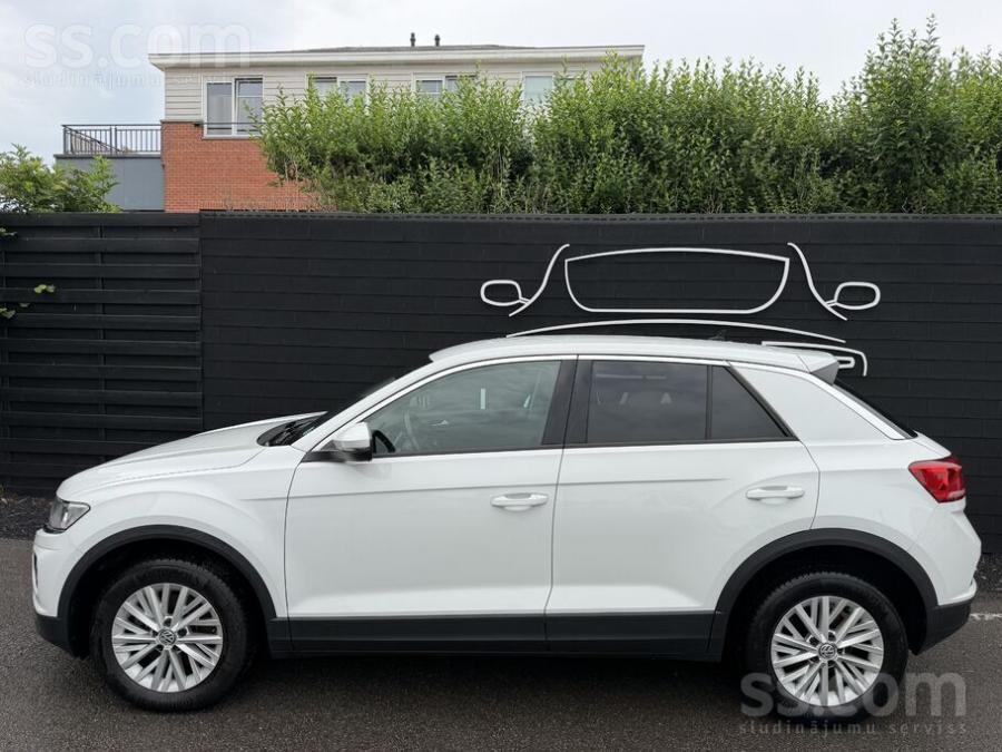 White Volkswagen T-Roc 2018 in Riga, with an engine capacity of 1.60 L and mileage of 179 thousand km for 14900 €, photo 3 on AUTOMOTO.COM.LV