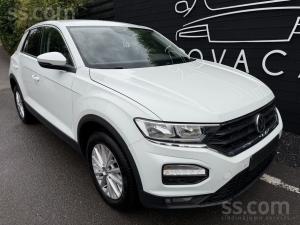 White Volkswagen T-Roc 2018 in Riga, with an engine capacity of 1.60 L and mileage of 179 thousand km for 14900 €, photo 7 on AUTOMOTO.COM.LV