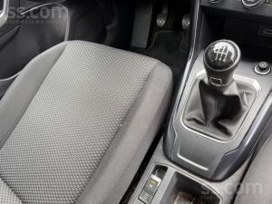 White Volkswagen T-Roc 2018 in Riga, with an engine capacity of 1.60 L and mileage of 179 thousand km for 14900 €, photo 13 on AUTOMOTO.COM.LV