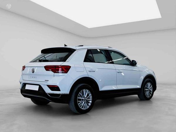 Volkswagen T-Roc 2018 Kauņa vietnē Balts Volkswagen T-Roc 2018 Kauņa, ar dzinēja tilpumu 2.00 L un nobraukumu 191 tūkst. km par 14390 €, foto 4 vietnē AUTOMOTO.COM.LV