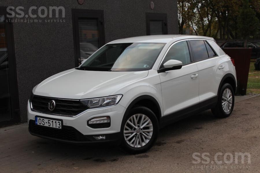 White Volkswagen T-Roc 2018 in Riga, with an engine capacity of 1.60 L and mileage of 179 thousand km for 13500 €, photo 1 on AUTOMOTO.COM.LV