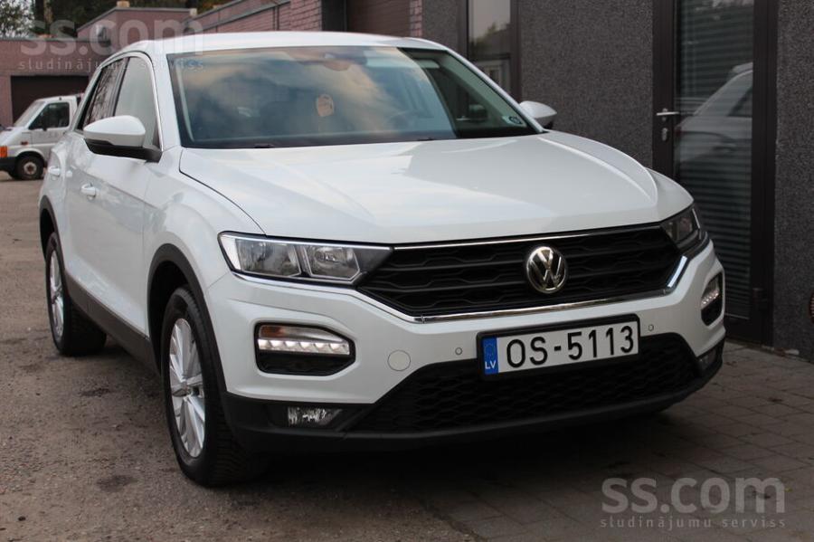 White Volkswagen T-Roc 2018 in Riga, with an engine capacity of 1.60 L and mileage of 179 thousand km for 13500 €, photo 9 on AUTOMOTO.COM.LV