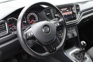 White Volkswagen T-Roc 2018 in Riga, with an engine capacity of 1.60 L and mileage of 179 thousand km for 13500 €, photo 12 on AUTOMOTO.COM.LV