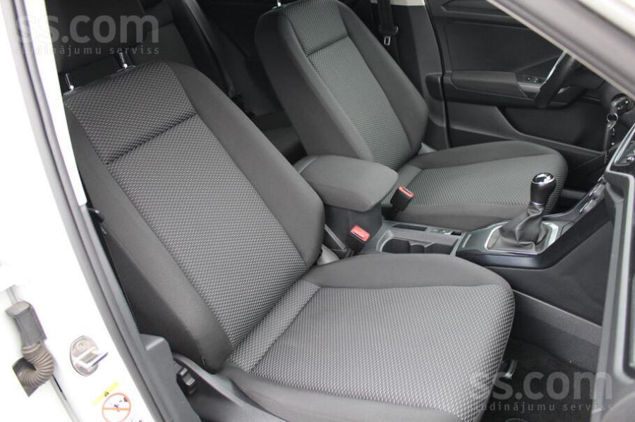White Volkswagen T-Roc 2018 in Riga, with an engine capacity of 1.60 L and mileage of 179 thousand km for 13500 €, photo 15 on AUTOMOTO.COM.LV