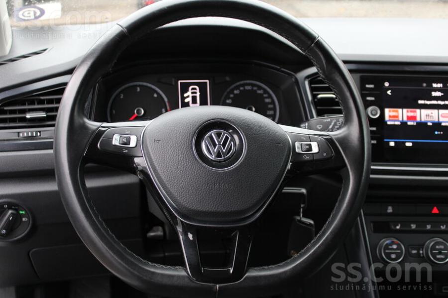 White Volkswagen T-Roc 2018 in Riga, with an engine capacity of 1.60 L and mileage of 179 thousand km for 13500 €, photo 20 on AUTOMOTO.COM.LV