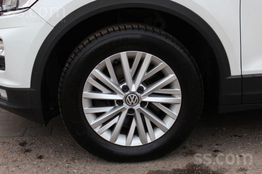 White Volkswagen T-Roc 2018 in Riga, with an engine capacity of 1.60 L and mileage of 179 thousand km for 13500 €, photo 28 on AUTOMOTO.COM.LV