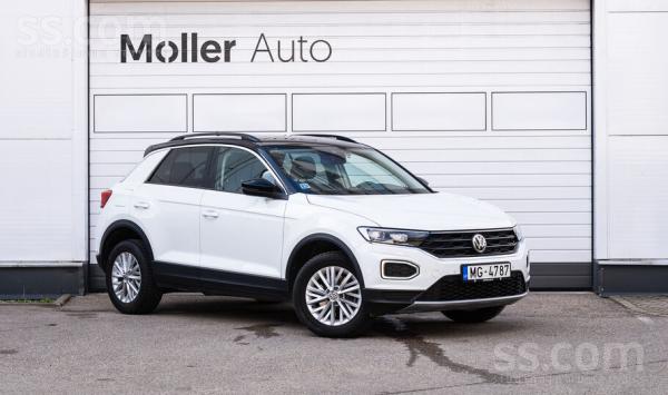 White Volkswagen T-Roc 2019 in Riga, with an engine capacity of 2.00 L and mileage of 41 thousand km for 20700 €, photo 2 on AUTOMOTO.COM.LV