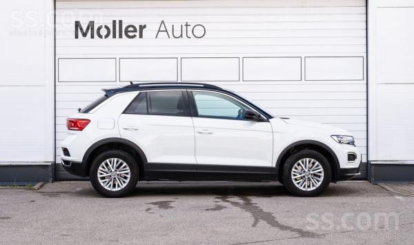 White Volkswagen T-Roc 2019 in Riga, with an engine capacity of 2.00 L and mileage of 41 thousand km for 20700 €, photo 5 on AUTOMOTO.COM.LV