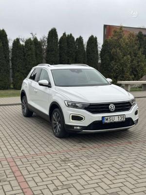 White Volkswagen T-Roc 2019 in Kaunas, with an engine capacity of 1.50 L and mileage of 257 thousand km for 15200 €, photo 2 on AUTOMOTO.COM.LV