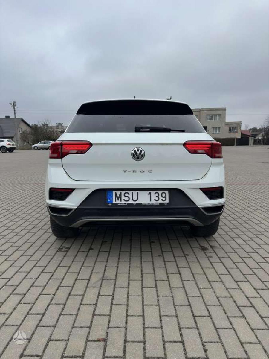 White Volkswagen T-Roc 2019 in Kaunas, with an engine capacity of 1.50 L and mileage of 257 thousand km for 15200 €, photo 3 on AUTOMOTO.COM.LV