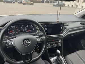 White Volkswagen T-Roc 2019 in Kaunas, with an engine capacity of 1.50 L and mileage of 257 thousand km for 15200 €, photo 10 on AUTOMOTO.COM.LV