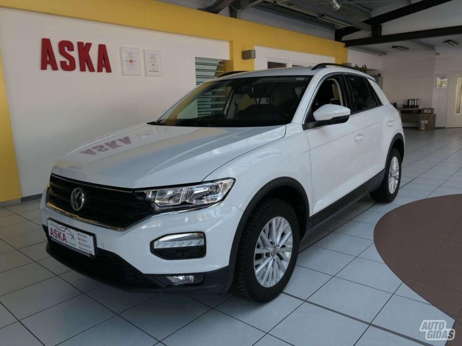 White Volkswagen T-Roc 2019 in Kaunas, with an engine capacity of 1.00 L and mileage of 34 thousand km for 22287 €, photo 1 on AUTOMOTO.COM.LV