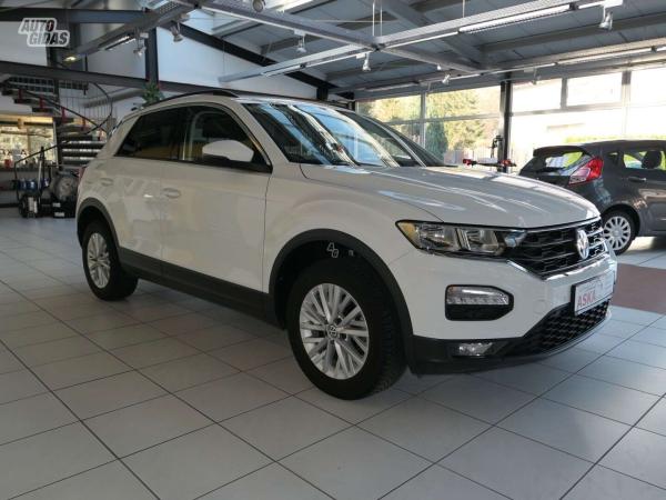 White Volkswagen T-Roc 2019 in Kaunas, with an engine capacity of 1.00 L and mileage of 34 thousand km for 22287 €, photo 3 on AUTOMOTO.COM.LV