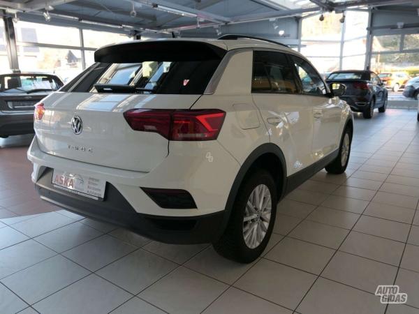 White Volkswagen T-Roc 2019 in Kaunas, with an engine capacity of 1.00 L and mileage of 34 thousand km for 22287 €, photo 4 on AUTOMOTO.COM.LV