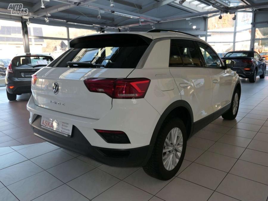 White Volkswagen T-Roc 2019 in Kaunas, with an engine capacity of 1.00 L and mileage of 34 thousand km for 22287 €, photo 5 on AUTOMOTO.COM.LV
