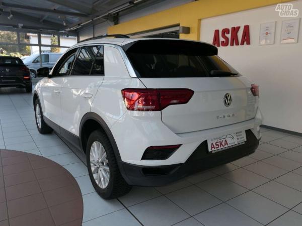 White Volkswagen T-Roc 2019 in Kaunas, with an engine capacity of 1.00 L and mileage of 34 thousand km for 22287 €, photo 6 on AUTOMOTO.COM.LV